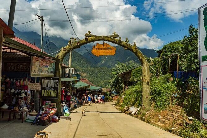 Sapa Trekking Tour 3D2N (1 Night Homestay Village, 1 Night Hotel) - First Impressions in Sapa
