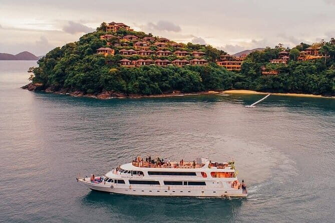 Sea Angel Romantic Sunset Dinner & Sightseeing from Phuket - Dining Options and Food
