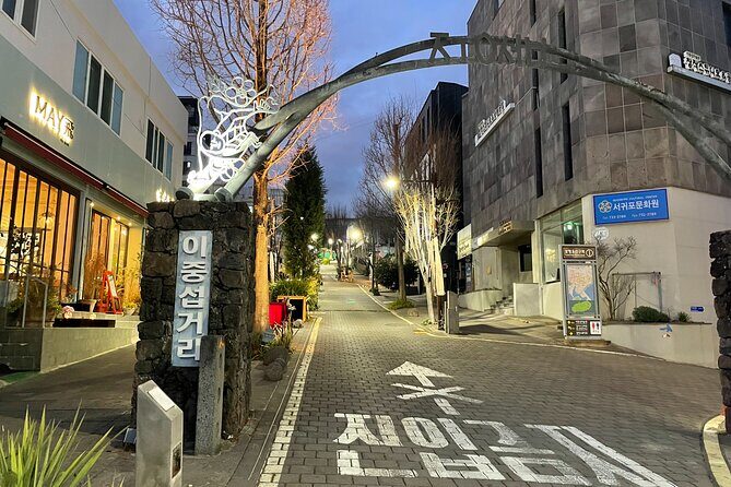 Seogwipo(The southern city of Jeju)City Walking Tours with Sunset - What Travelers Say