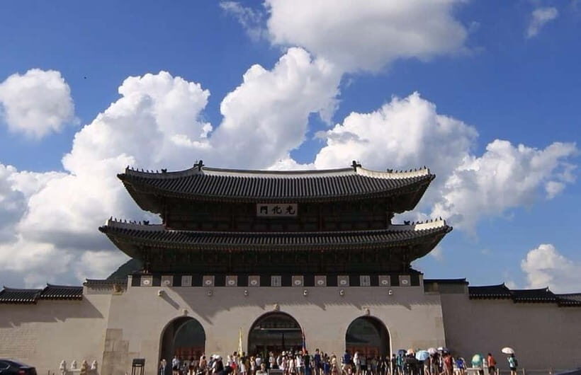 Seoul: Guided Korean Monster Tour at Gyeongbok Palace - What to Expect on the Tour