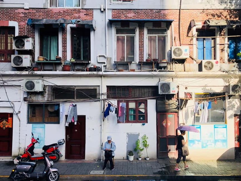 Shanghai Highlights Walking Tour With A Real Local - The Value of a Guided Walking Tour