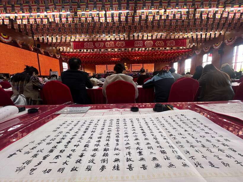 Shanghai: Personalized private tour with a certified French-speaking guide - Breaking Down the Experience