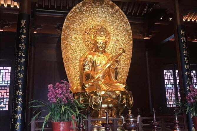 Shanghai Private Layover Tour: Jade Buddha Temple+Sunset in Oriental Pearl Tower - Exploring Shanghai: A Closer Look at the Itinerary