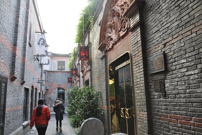 Shanghai Private Layover Tour of the Bund Oriental Pearl Tower and Dim sum - How Does the Price Reflect the Experience?