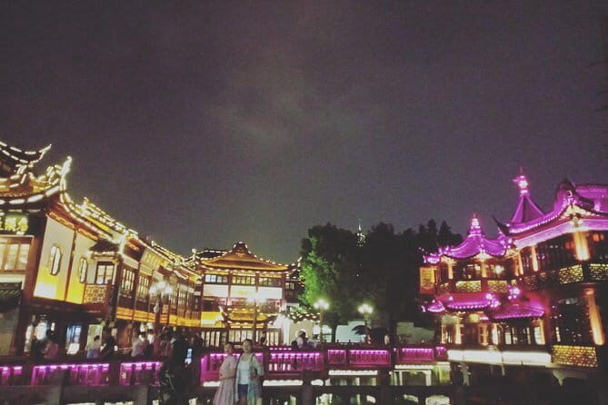 Shanghai Private Tour: Jade Buddha Temple, the Bund, Jinmao Tower, Huangpu River - Riverside Promenade: A Calm Moment in the City