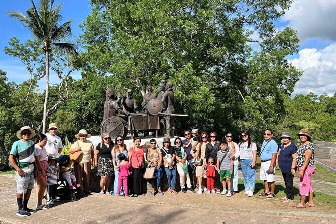 Shared Tour to Chocolate Hills, Tarsiers, & River Lunch in Bohol - What to Expect from the Transportation and Group Size