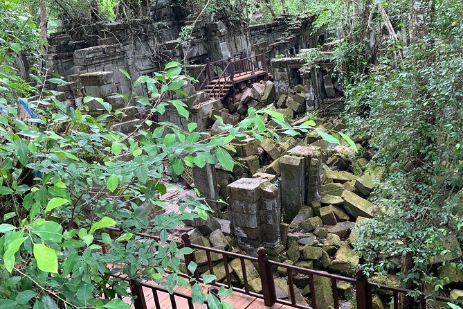 Siem Reap Airport pickup and Beng Mealea visit by private taxi - Practical Details and Tips