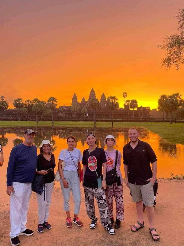 Siem Reap: Angkor Wat Sunrise or Sunset Guided Group Tour - What You Can Expect on the Day