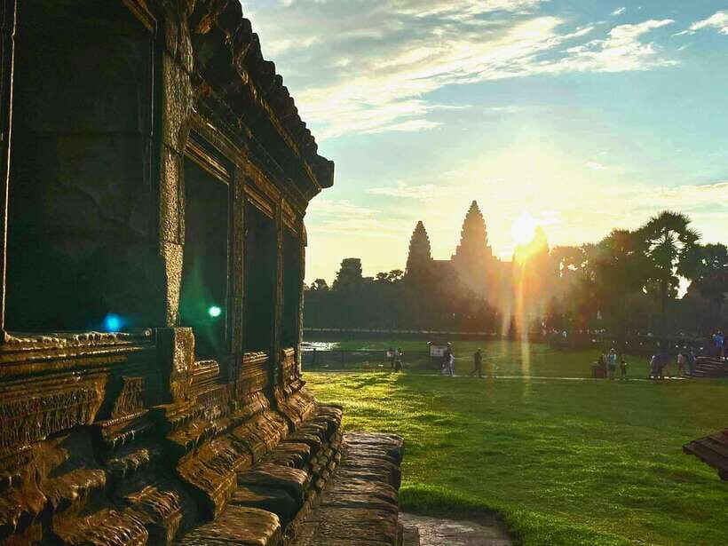 Siem Reap: Angkor Wat Sunrise Tour With Small Group - Authenticity and Guide-Led Insight