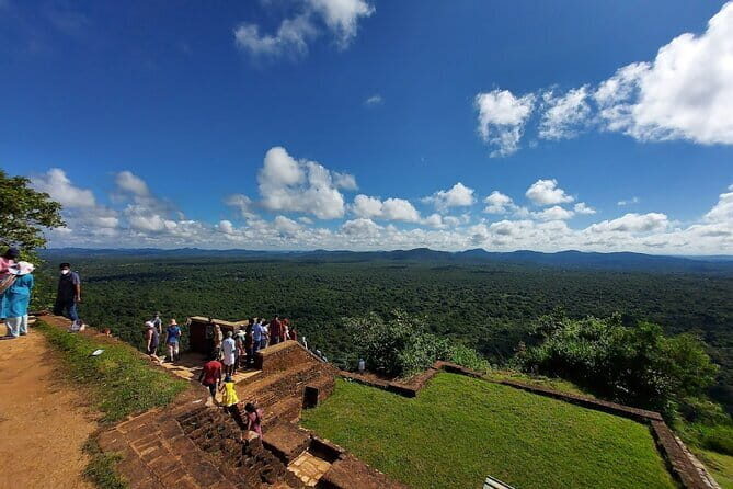 Sigiriya Rock Dambulla Cave and Village Tour From Trincomalee - How the Transportation and Guides Make or Break Your Day