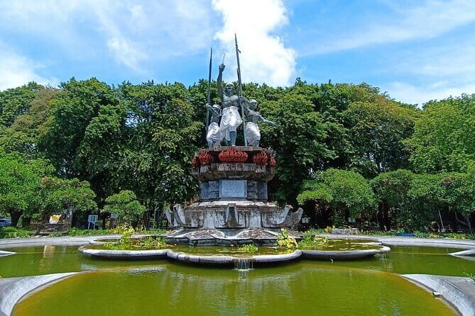 Small-Group Walking and Food Tour by Night in Denpasar - Meeting at Puputan Square: The Starting Point
