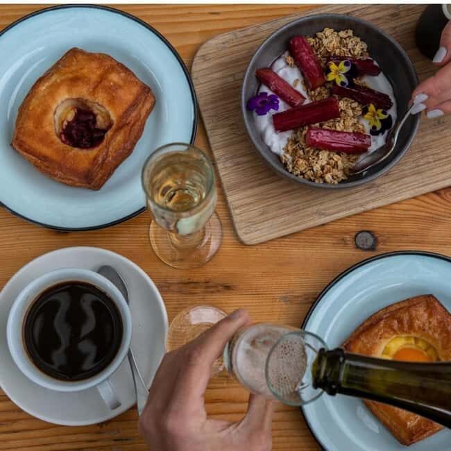 Sparkling Brunch for 2 Adults - Who Should Consider This?