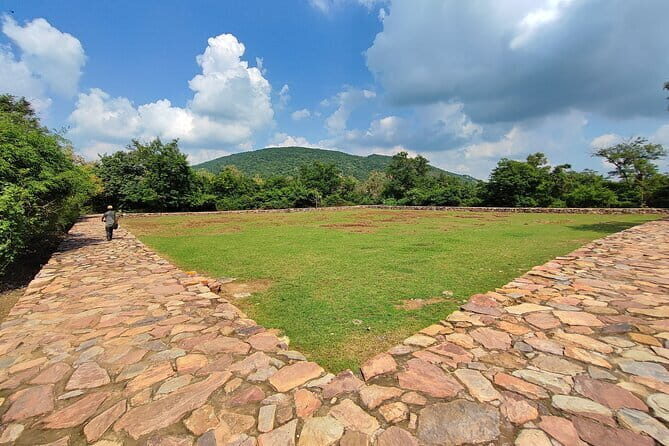 Spiritual Day Tour to Rajgir and Nalanda from Patna to Bodhgaya - Who This Tour Is Perfect For