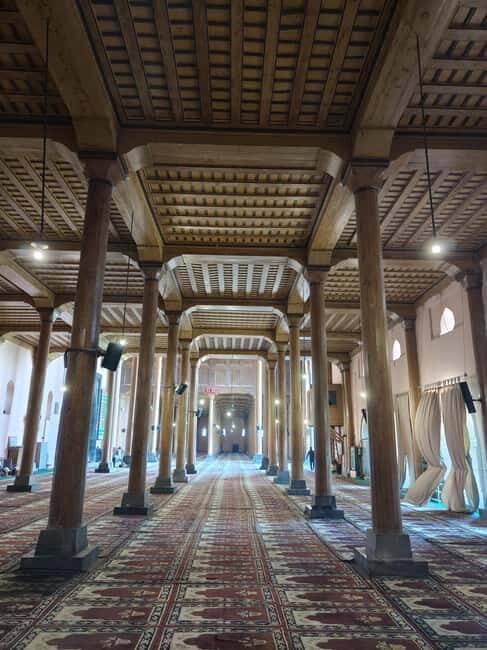 Srinagar: Private Old City and Mughal Gardens Guided Tour - Detailed Breakdown of the Experience