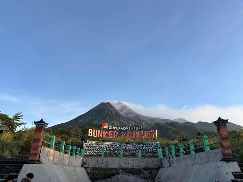 Sunrise Setumbu hill, Borobudur, Merapi Volcano & Prambanan - Exploring Borobudur: From Base to the Top
