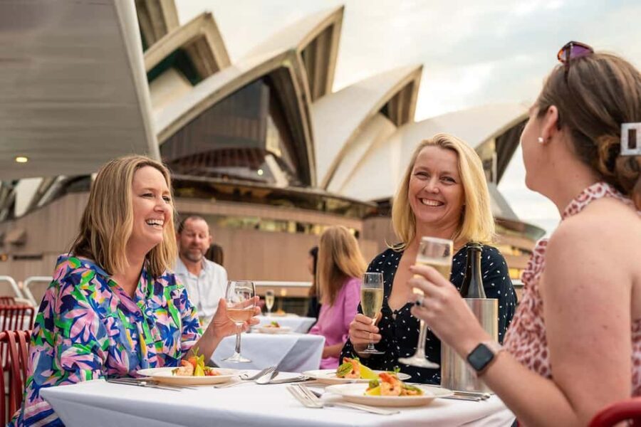 Sydney Harbour: 1.5-Hour Lunch Cruise - The Experience in Detail