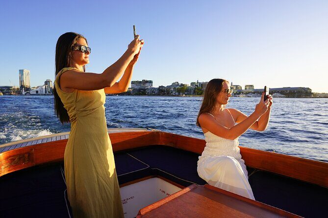 Sydney Harbour Iconic Sunset Selfies Tour - Darling Harbour and Sydney Skyline