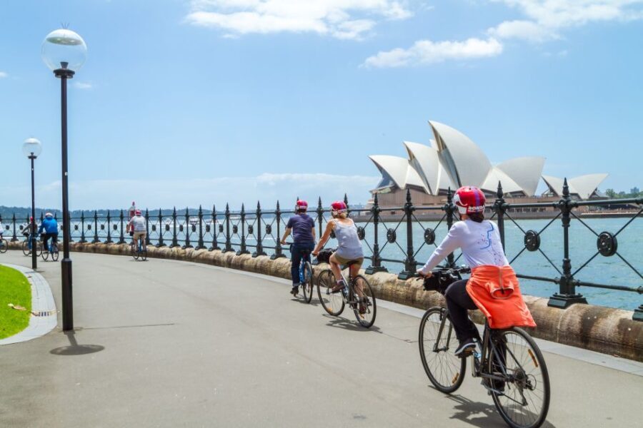 Sydney: Iconic Sights 4-Hour Bike Tour - Who should consider this tour?