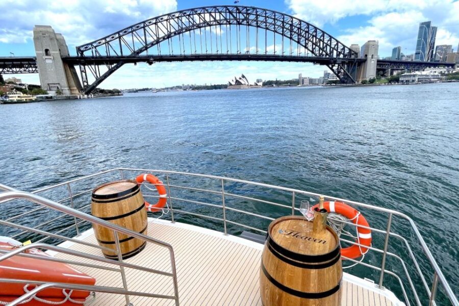Sydney: Intimate Vivid Harbour Cruise with Canapes - Who Will Love This Cruise?