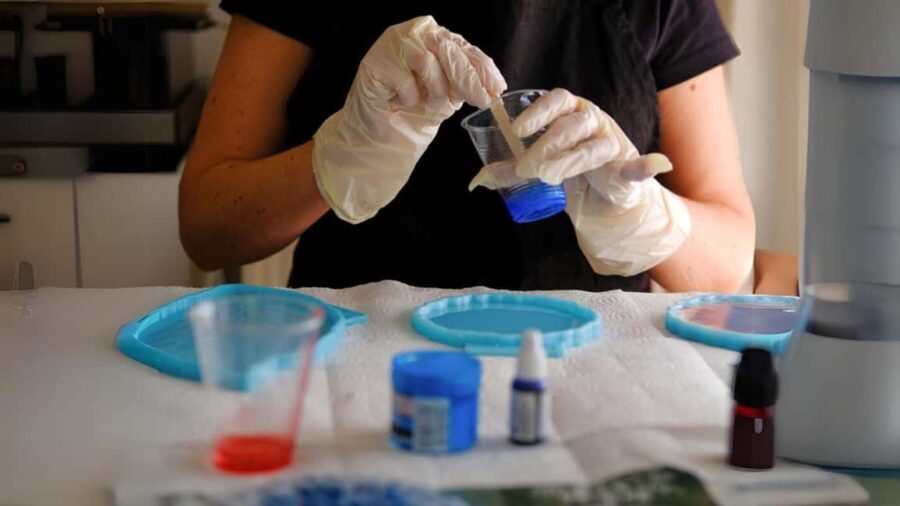 Sydney: Resin Art Classes - Cheeseboards & Coasters - The Creative Experience and Atmosphere