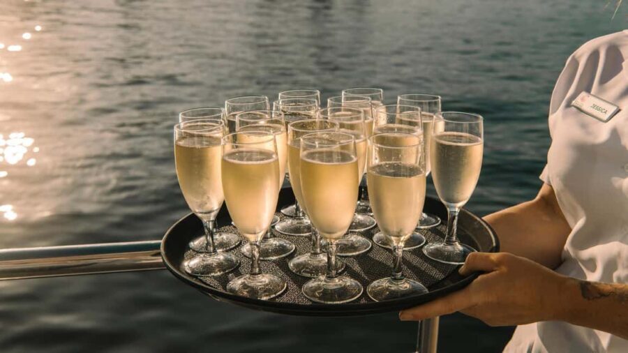 Sydney: Sydney Harbor Lunch Cruise with Welcome Drink - Who Should Consider This Experience?