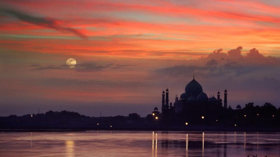 Taj Mahal Sunset Tour By Tuk Tuk with Private Guide - The Itinerary: What to Expect