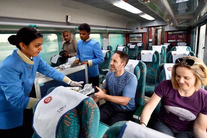 Taj Mahal Tour By Train With 5 Star Hotel Lunch - Exploring Agra Fort