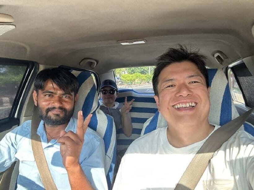 Taj Mahal Tour From Delhi With Skip The Line - Visiting the Taj Mahal: The Main Attraction