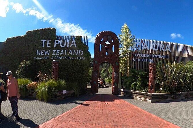 Taup to Auckland via Rotorua and Hobbiton - Scenic Drive through the Waikato and Bay of Plenty Regions