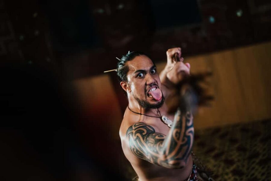 Te Puia: Te R Guided Day Tour - Cultural Experiences at the Mori Arts & Crafts Institute