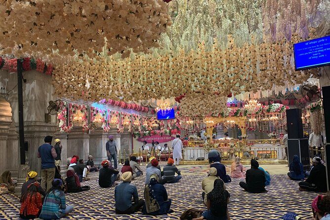Temple Tour-where you Eat, Learn how to Pray and Love. - Authentic Experiences and Practical Details