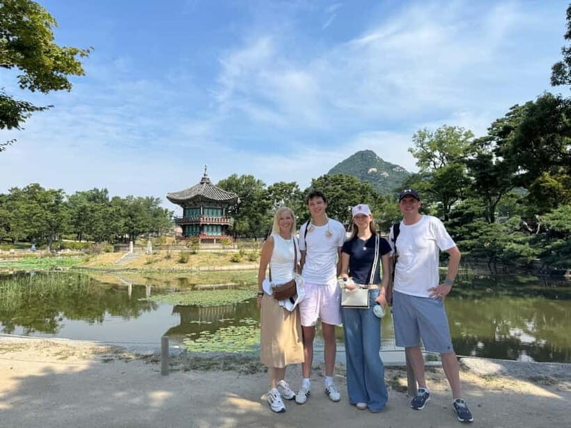 Time Travel in Seoul: Gyeongbokgung, Folk Museum & Bukchon - Starting at Gyeongbokgung Palace: The Heart of Joseon Korea