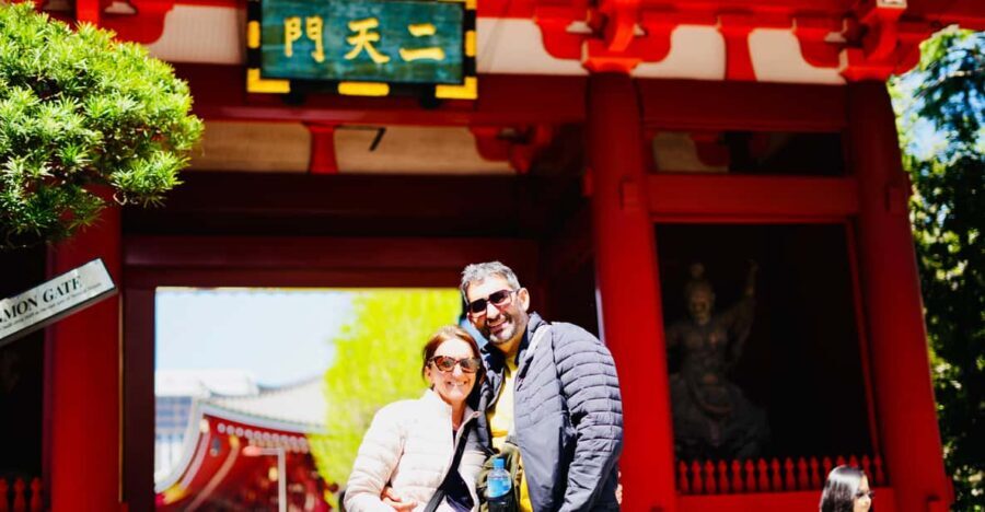 Tokyo: Asakusa Historical Guided and PhotoShoot Eating Tour - What Travelers Say