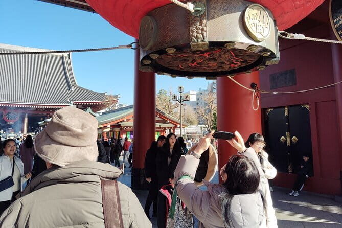 Tokyo: Asakusa & Senso-ji Temple 1.5-Hour Guided Tour - Seeing Kaminarimon: The Iconic Gate