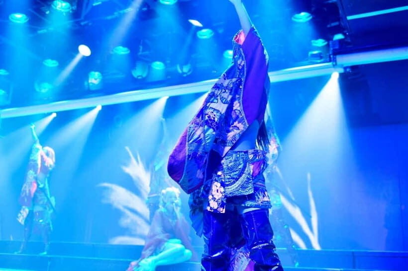 Tokyo: GIRAGIRA GIRLS Show w/ 2-Hour All-You-Can-Drink - What to Expect at the GIRAGIRA GIRLS Show
