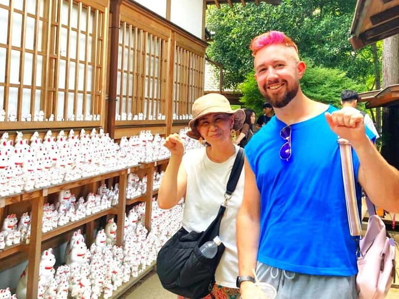 Tokyo: Gotokuji Temple Guided Tour with Manekineko Statues - Discovering Gotokuji Temple: A Walk Through History and Legend