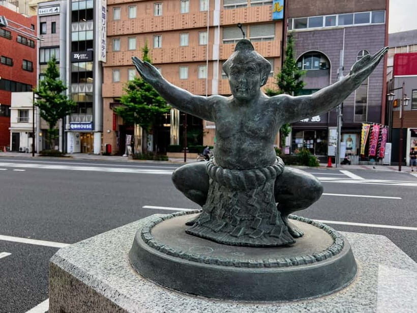 Tokyo: step into tradition, sumo wrestlers and geisha - FAQ