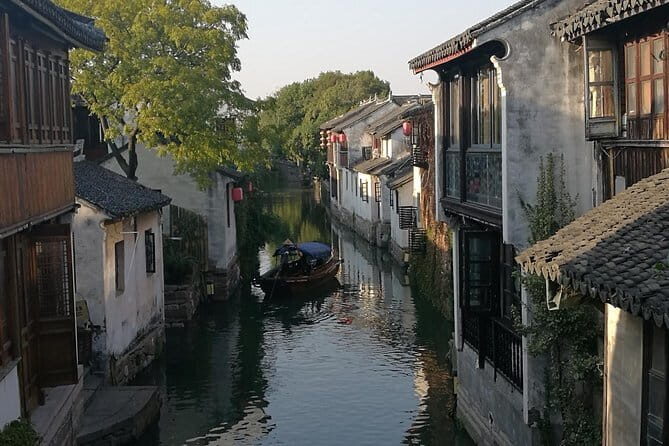 Tongli and Zhouzhuang Water Town Private Day Tour from Suzhou - Practical Tips for Your Water Town Adventure