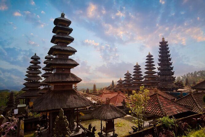 Tour:Lempuyang Temple,Tirta Gangga,BesakihTemple&Garden EdelWeis - In-Depth Review of the Tour Experience