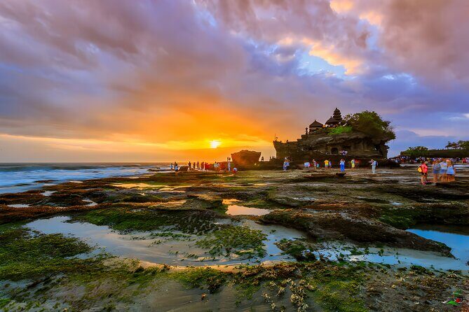 Ubud Waterfall and Tanah Lot Sunset Tour - Tegalalang Rice Terrace: Iconic and Picturesque