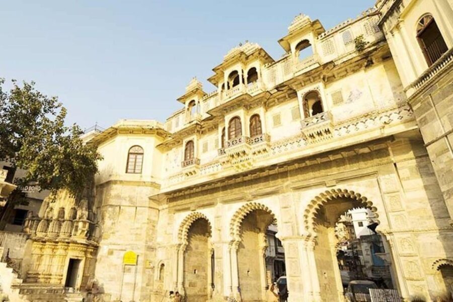 Udaipur: City Palace Museum Tour and Lake Pichola Boat Tour - Practical Aspects and Value