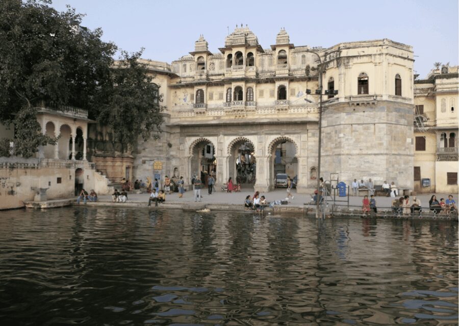 Udaipur: Guided Walking Tour of Ghats with Boat Ride - Why You’ll Love This Tour