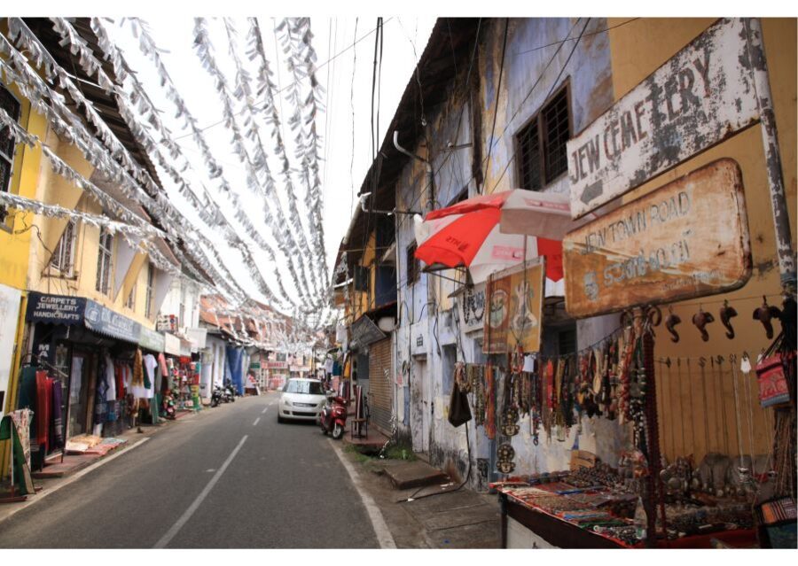Vibrant Markets of Kochi (2 Hours Guided Walking Tour) - The Value of Guided Market Tours