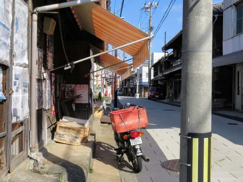 Wakayama: Instax Camera Photo Tour in Wakaura Area - Who Will Love This Tour?