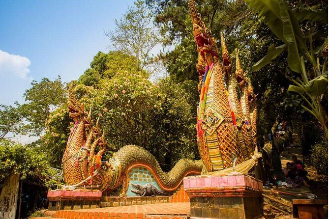 Wat Prathad DoiSuthep Sunrise+Giving alms to the monks Private Tour - What’s the Value?