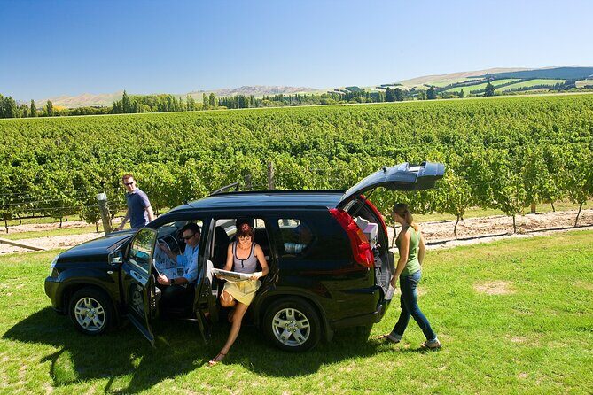 Wine trail and Christchurch City - Luxury, Small Group Tour - Discovering Christchurch’s Resilience and Charm
