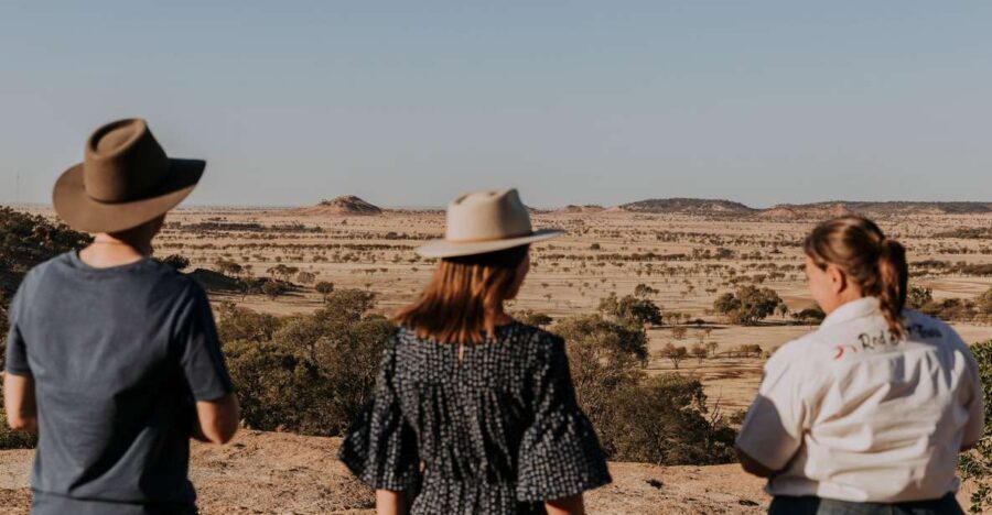 Winton: Rangelands Rifts & Sunset Tour - Detailed Breakdown of the Itinerary