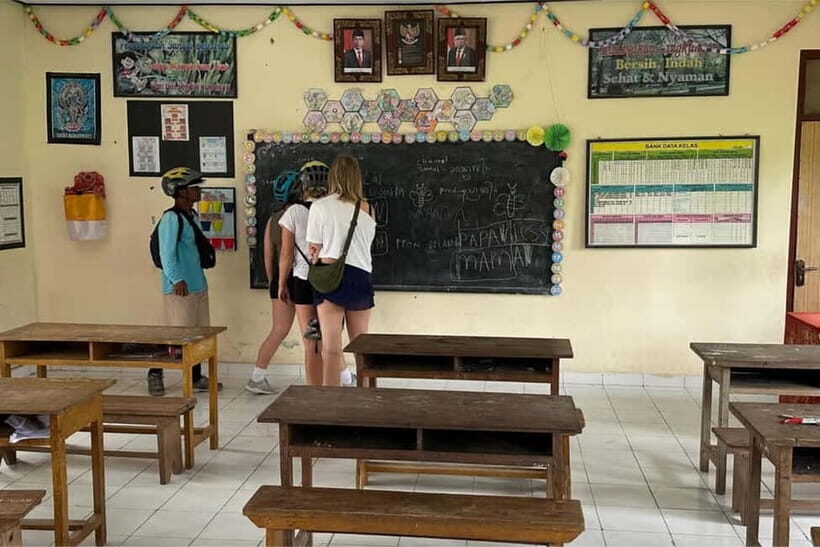 Yogyakarta: 3-Hour Bike Tour Through Villages with Transfers - What You Can Expect