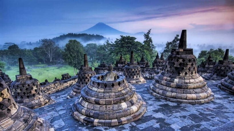 Yogyakarta: Borobudur Half-Day Tour with Climb up Access - Discovering Borobudur: What This Tour Offers
