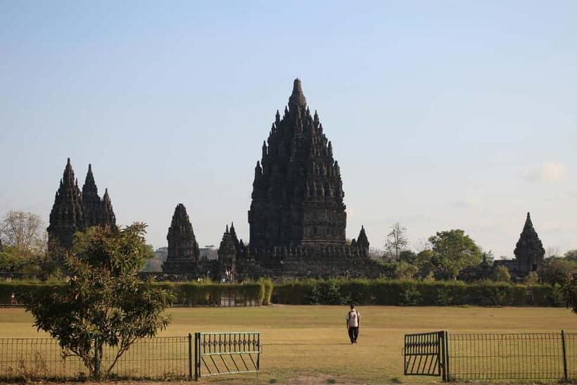 Yogyakarta: Borobudur & Prambanan Temple Tour Transportation - Exploring Borobudur: Majesty and Mystique